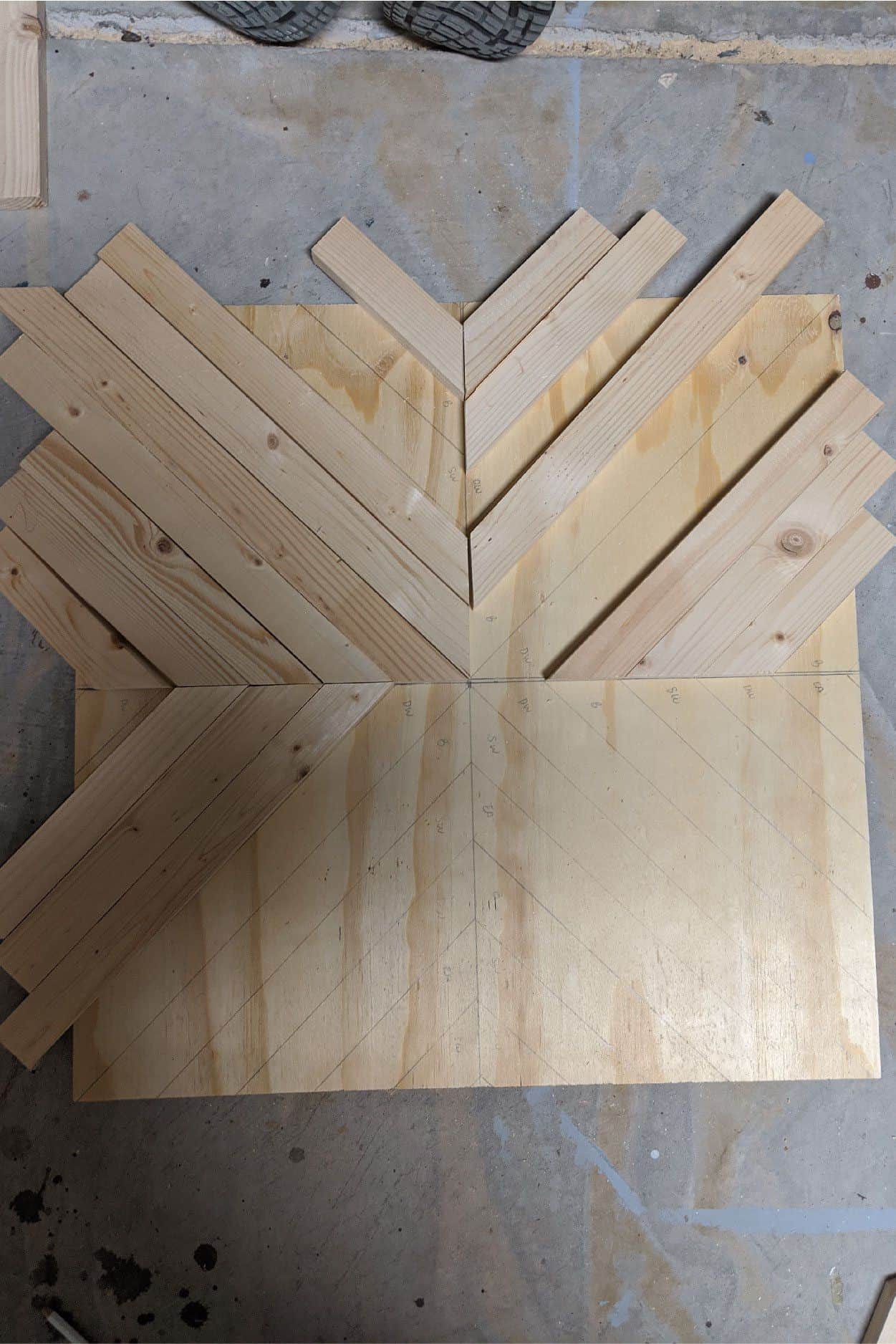 Make this easy DIY wood wall art today! - Pine and Poplar