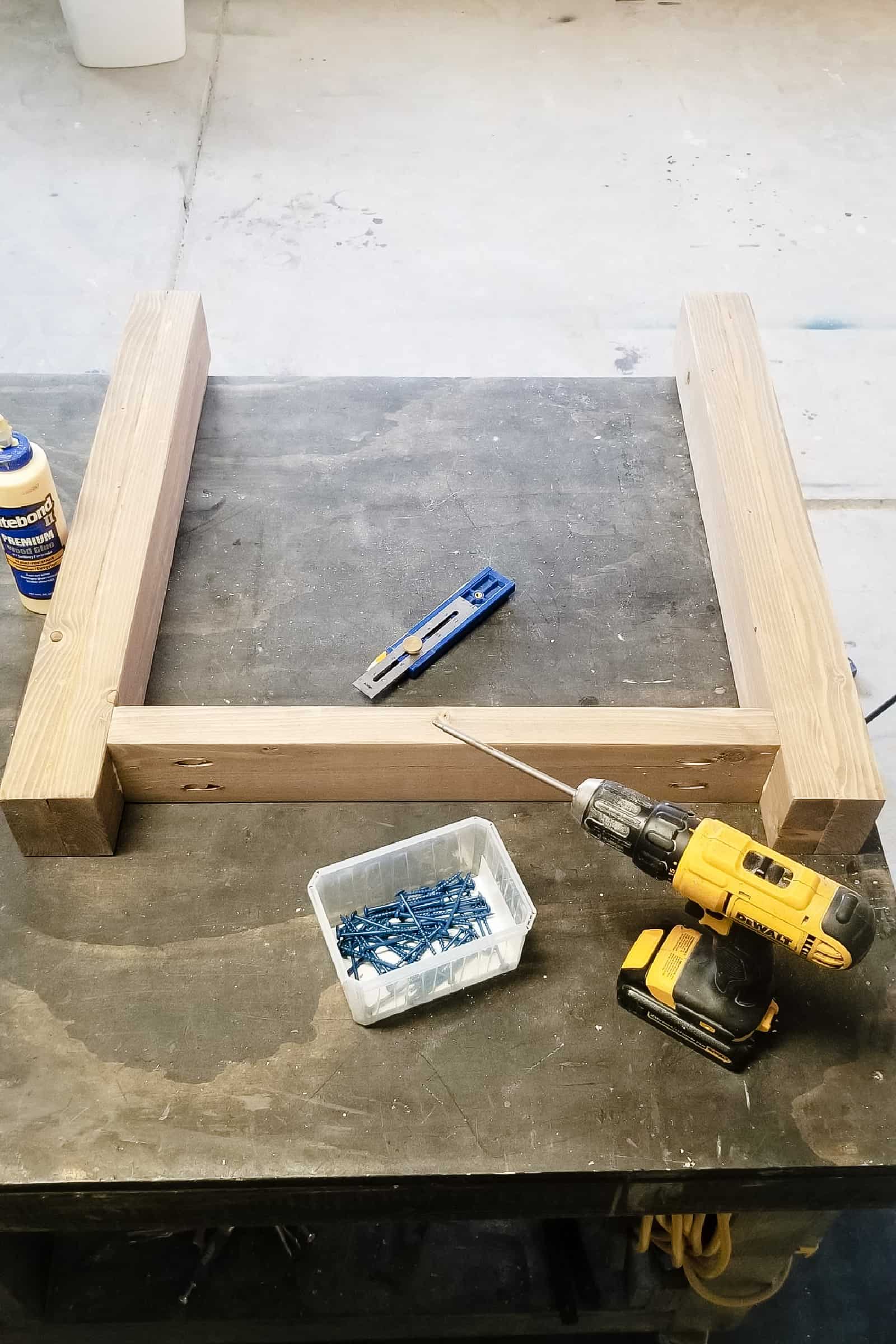 DIY Outdoor Table Plans - Pine and Poplar
