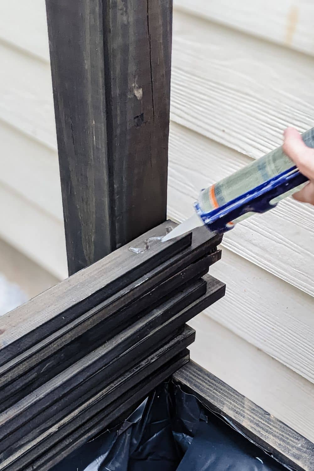 DIY Wood Slat Privacy Screen with Planters!