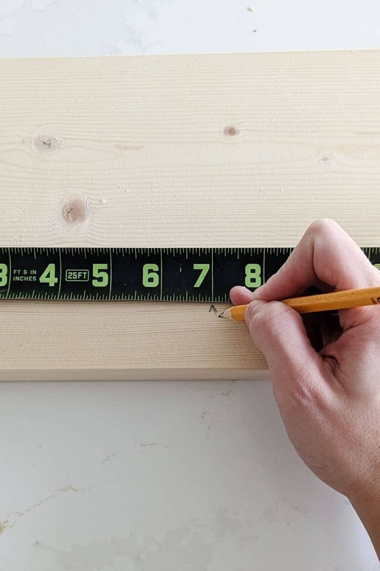 How to Read a Tape Measure in Inches (FREE Cheatsheet!)