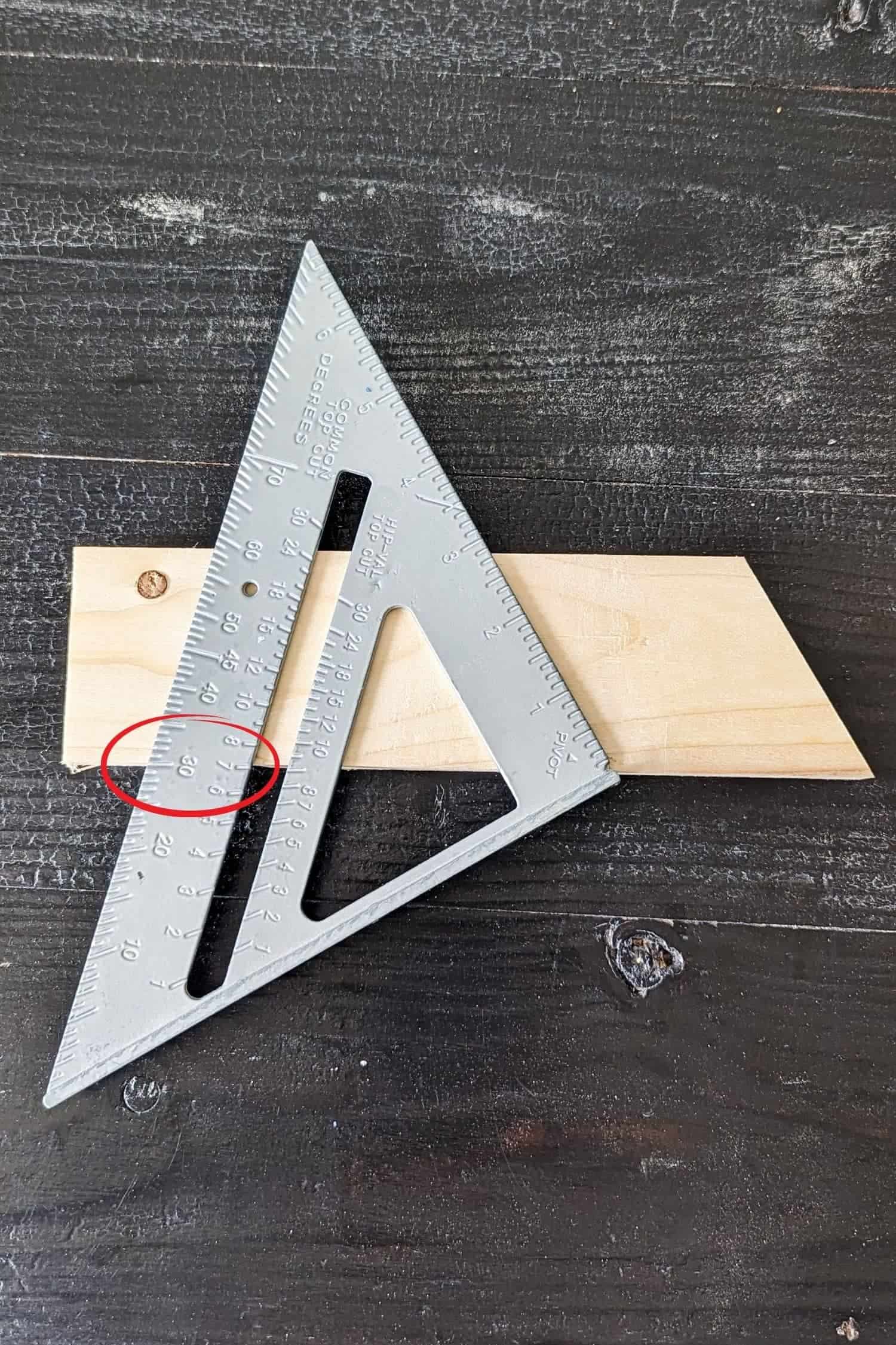 How to Use a Speed Square for Angles