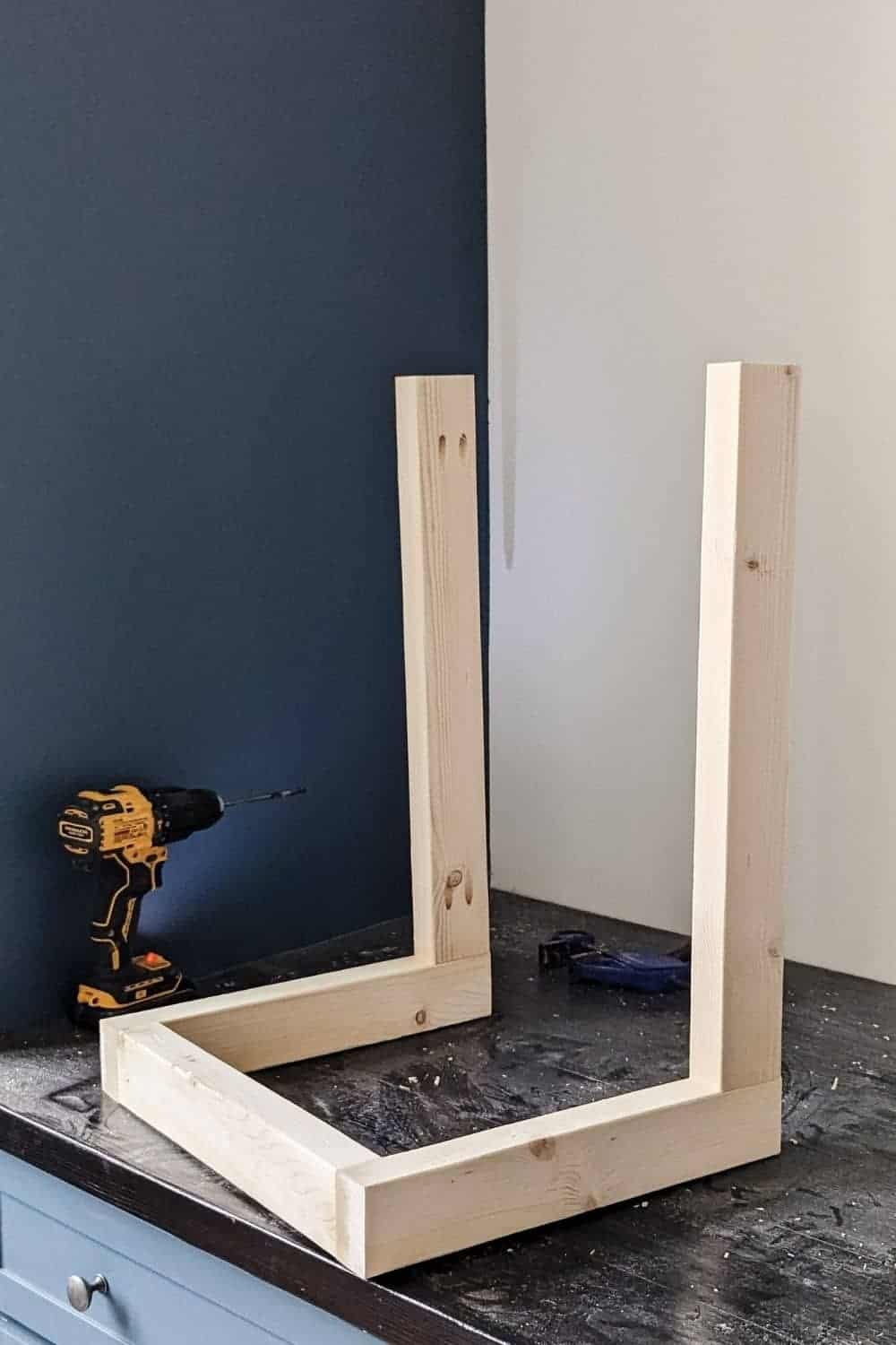 DIY Outdoor C Side Table Plans - Pine and Poplar