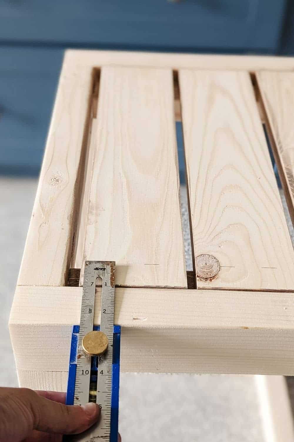 DIY Outdoor C Side Table Plans - Pine and Poplar