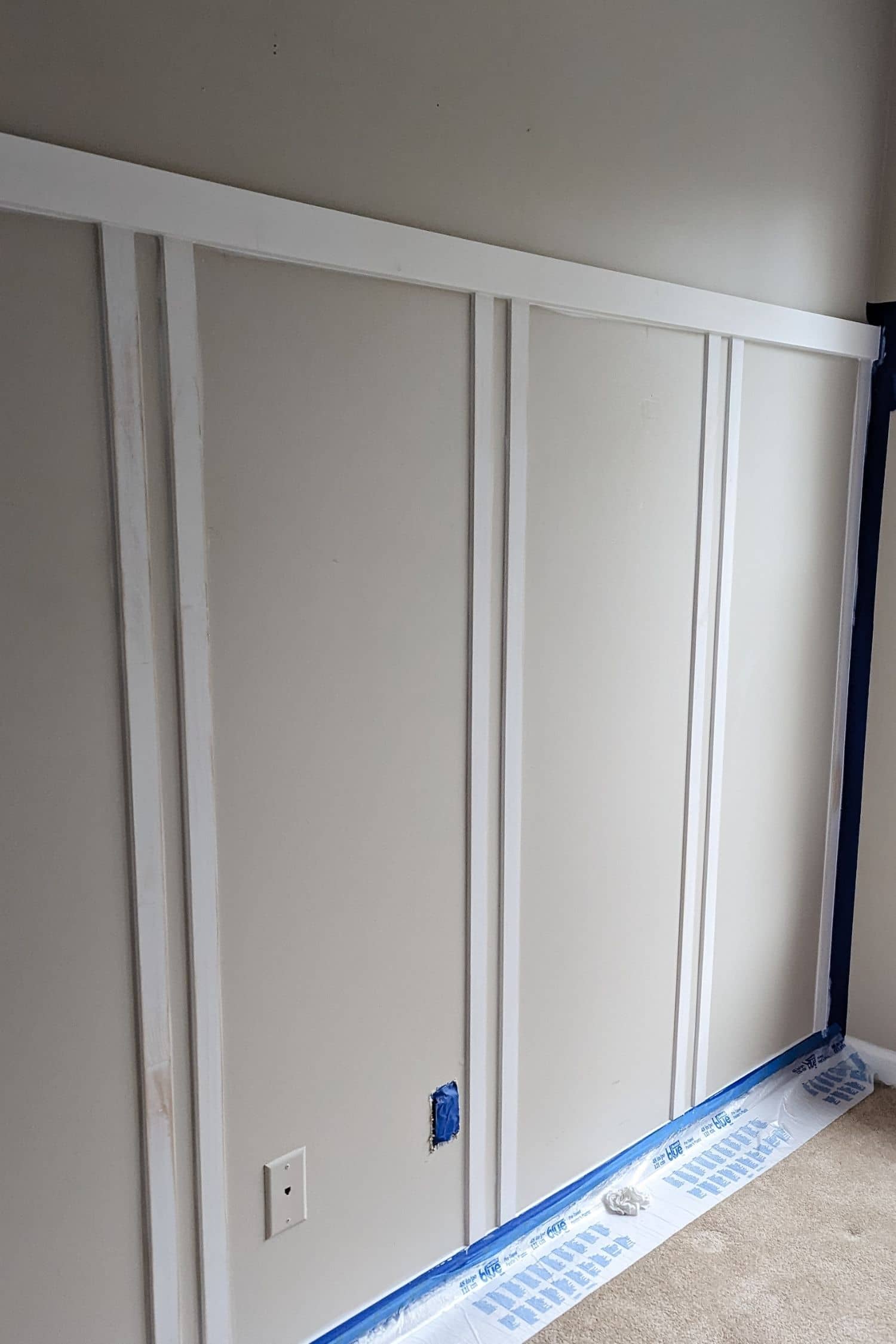 Easy DIY Board and Batten Wall (Without Removing Baseboards) - Pine and ...